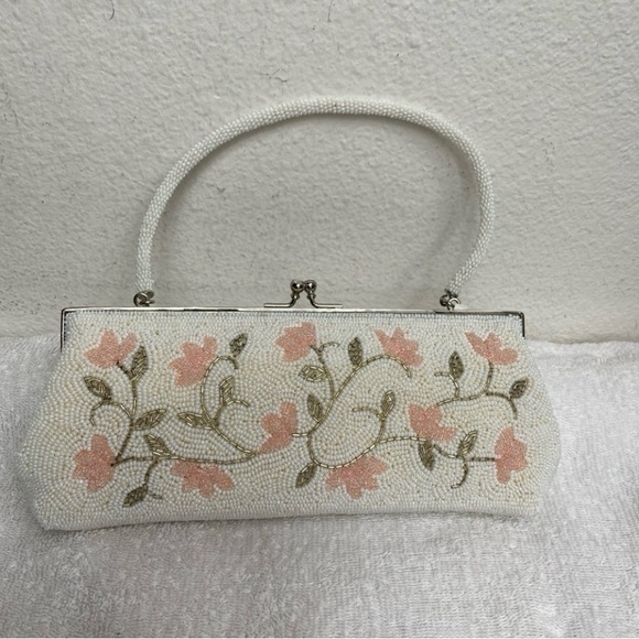Vintage | Bags | Vintage Womens White Pink Silver Fully Beaded ...
